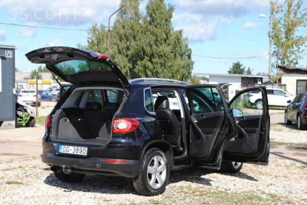 Melns Volkswagen Tiguan 2008 Rīga, ar dzinēja tilpumu 2.00 L un nobraukumu 261 tūkst. km par 3990 €, foto 7 vietnē AUTOMOTO.COM.LV