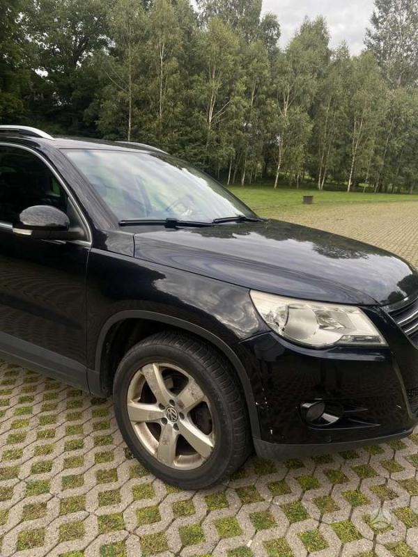 Volkswagen Tiguan 2008 Viļņa vietnē Melns Volkswagen Tiguan 2008 Viļņa, ar dzinēja tilpumu 1.97 L un nobraukumu 289 tūkst. km par 3300 €, foto 10 vietnē AUTOMOTO.COM.LV