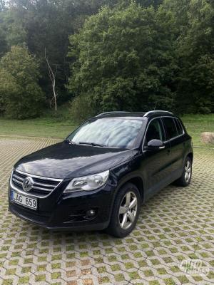 Black Volkswagen Tiguan 2008 in Vilnius, with an engine capacity of 2.00 L and mileage of 289 thousand km for 3300 €, photo 4 on AUTOMOTO.COM.LV