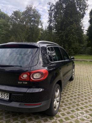 Black Volkswagen Tiguan 2008 in Vilnius, with an engine capacity of 2.00 L and mileage of 289 thousand km for 3300 €, photo 8 on AUTOMOTO.COM.LV