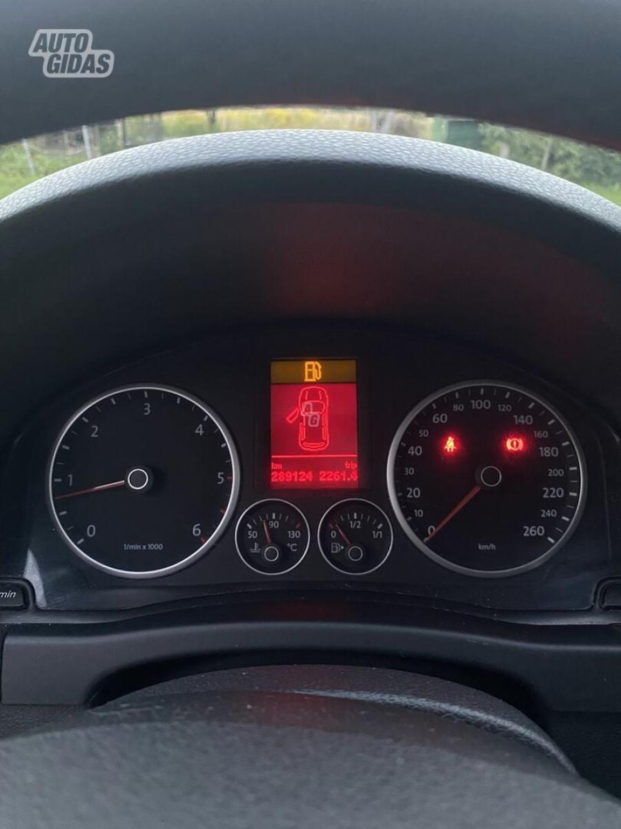 Black Volkswagen Tiguan 2008 in Vilnius, with an engine capacity of 2.00 L and mileage of 289 thousand km for 3300 €, photo 14 on AUTOMOTO.COM.LV