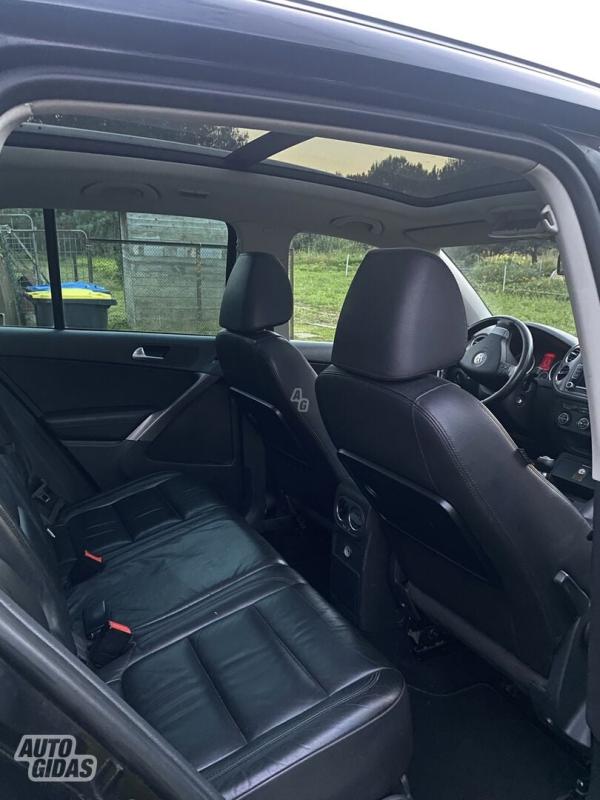 Volkswagen Tiguan 2008 Viļņa vietnē Melns Volkswagen Tiguan 2008 Viļņa, ar dzinēja tilpumu 2.00 L un nobraukumu 289 tūkst. km par 3300 €, foto 11 vietnē AUTOMOTO.COM.LV