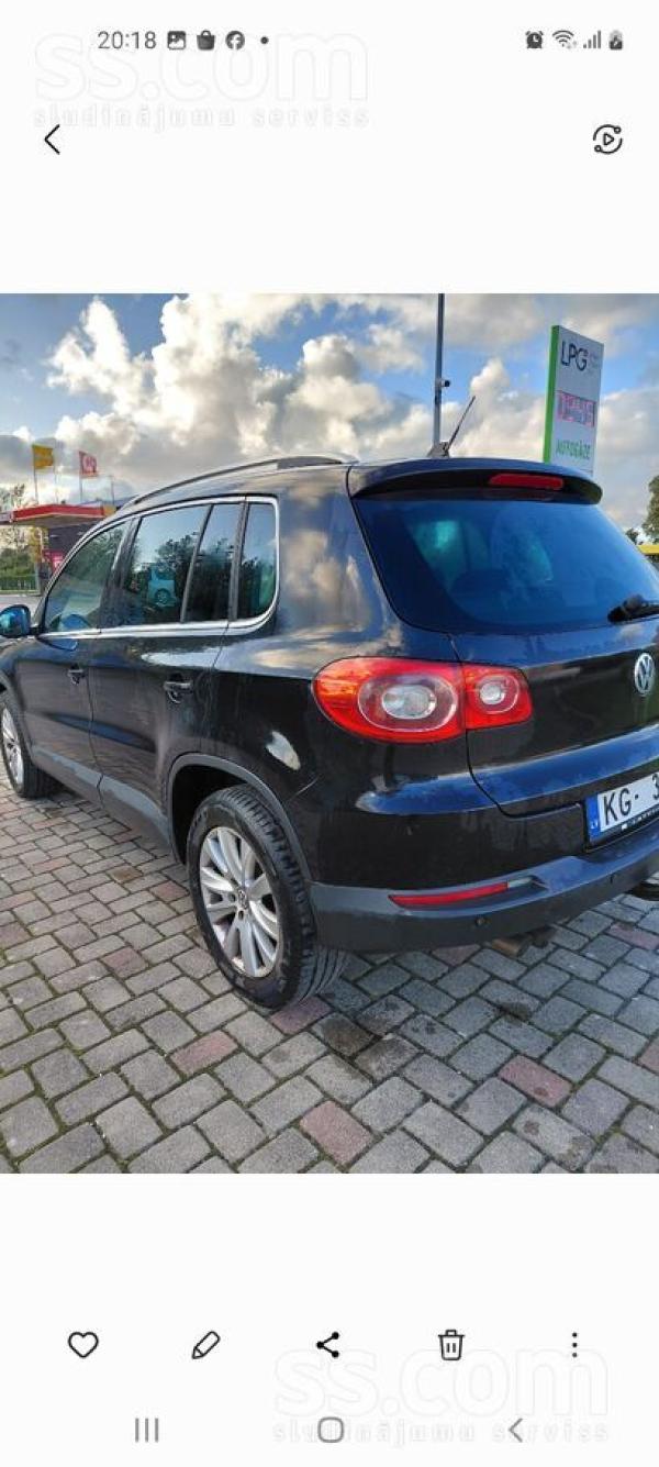 Melns Volkswagen Tiguan 2008 Liepāja, ar dzinēja tilpumu 2.00 L un nobraukumu 323 tūkst. km par 4050 €, foto 4 vietnē AUTOMOTO.COM.LV