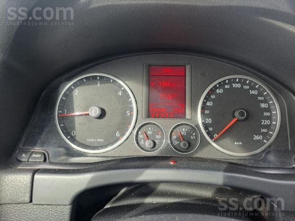 Black Volkswagen Tiguan 2008 in Valmiera, with an engine capacity of 2.00 L and mileage of 436 thousand km for 3250 €, photo 8 on AUTOMOTO.COM.LV