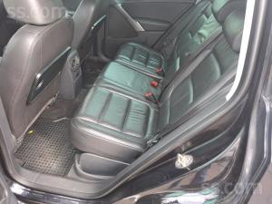 Black Volkswagen Tiguan 2008 in Valmiera, with an engine capacity of 2.00 L and mileage of 436 thousand km for 3250 €, photo 12 on AUTOMOTO.COM.LV