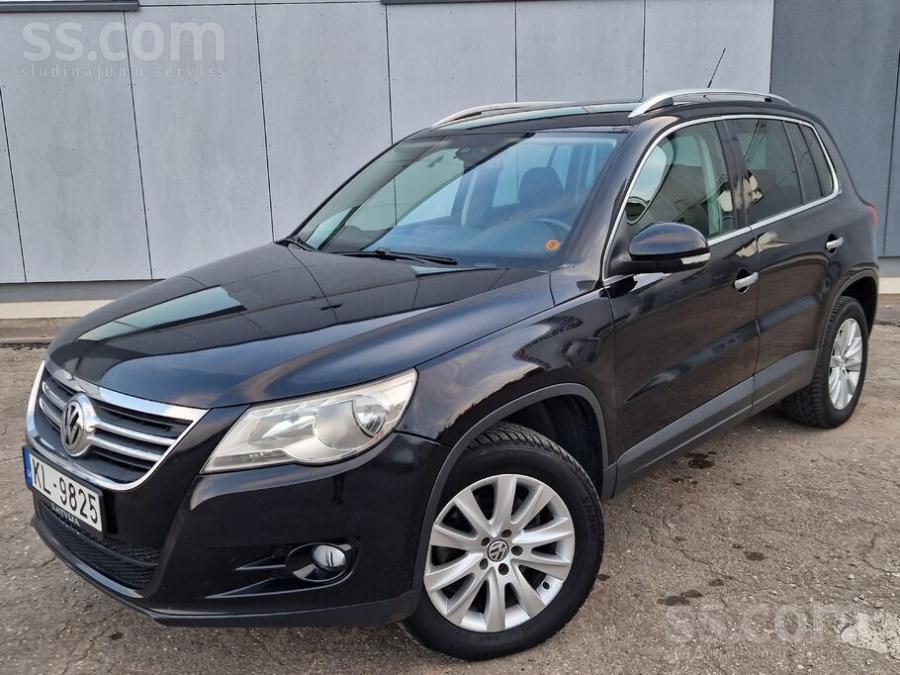 Black Volkswagen Tiguan 2008 in Bauska, with an engine capacity of 2.00 L and mileage of 439 thousand km for 3850 €, photo 3 on AUTOMOTO.COM.LV