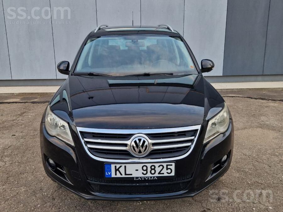 Black Volkswagen Tiguan 2008 in Bauska, with an engine capacity of 2.00 L and mileage of 439 thousand km for 3850 €, photo 4 on AUTOMOTO.COM.LV