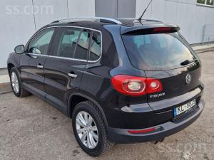 Black Volkswagen Tiguan 2008 in Bauska, with an engine capacity of 2.00 L and mileage of 439 thousand km for 3850 €, photo 10 on AUTOMOTO.COM.LV