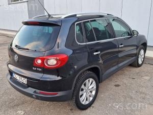Black Volkswagen Tiguan 2008 in Bauska, with an engine capacity of 2.00 L and mileage of 439 thousand km for 3850 €, photo 11 on AUTOMOTO.COM.LV