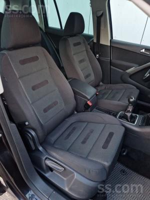 Black Volkswagen Tiguan 2008 in Bauska, with an engine capacity of 2.00 L and mileage of 439 thousand km for 3850 €, photo 14 on AUTOMOTO.COM.LV