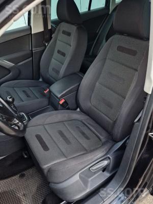Black Volkswagen Tiguan 2008 in Bauska, with an engine capacity of 2.00 L and mileage of 439 thousand km for 3850 €, photo 15 on AUTOMOTO.COM.LV