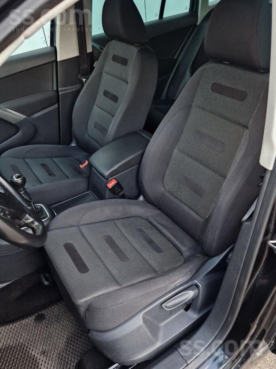Black Volkswagen Tiguan 2008 in Bauska, with an engine capacity of 2.00 L and mileage of 439 thousand km for 3850 €, photo 15 on AUTOMOTO.COM.LV