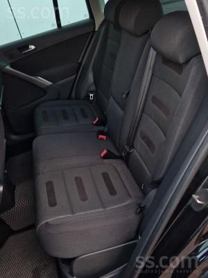 Black Volkswagen Tiguan 2008 in Bauska, with an engine capacity of 2.00 L and mileage of 439 thousand km for 3850 €, photo 16 on AUTOMOTO.COM.LV