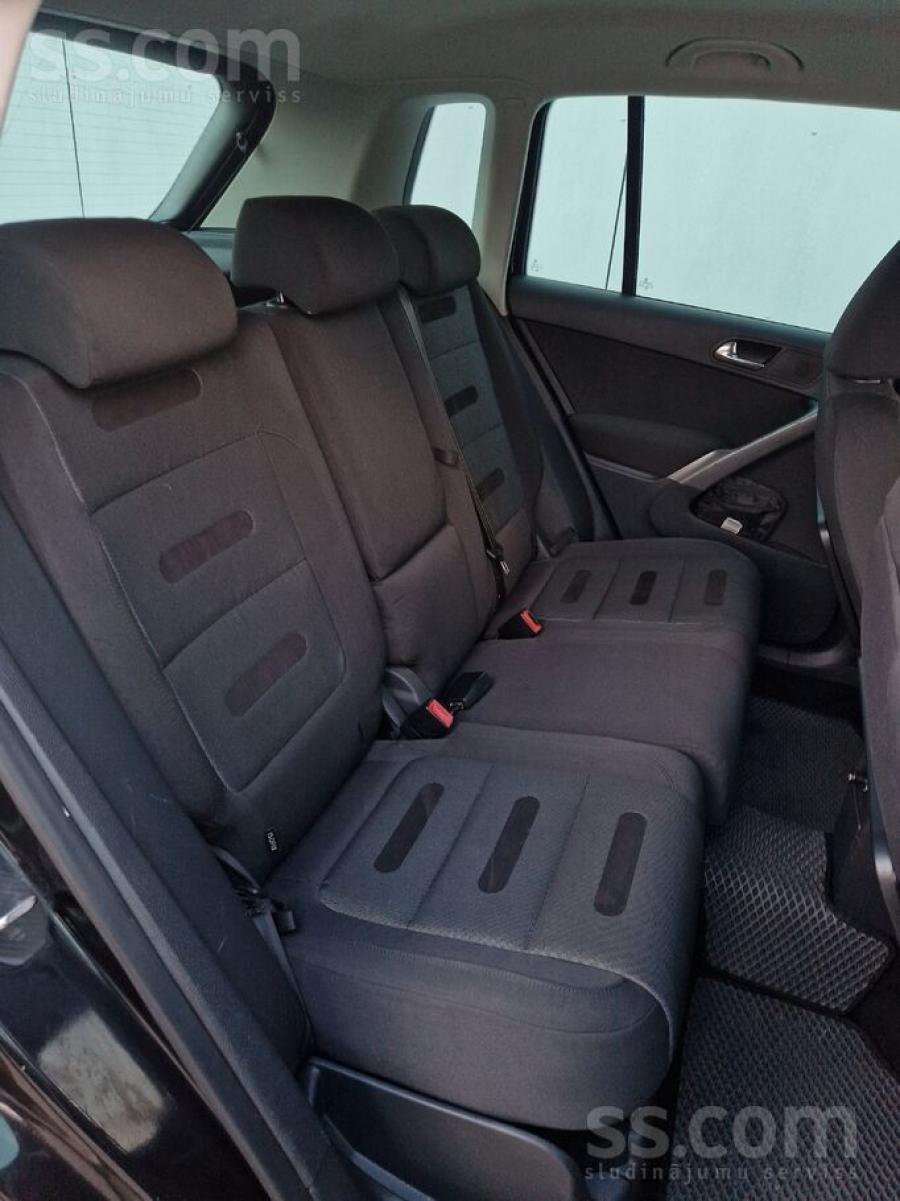 Black Volkswagen Tiguan 2008 in Bauska, with an engine capacity of 2.00 L and mileage of 439 thousand km for 3850 €, photo 17 on AUTOMOTO.COM.LV