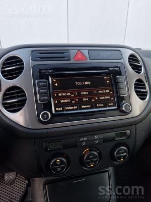 Black Volkswagen Tiguan 2008 in Bauska, with an engine capacity of 2.00 L and mileage of 439 thousand km for 3850 €, photo 21 on AUTOMOTO.COM.LV