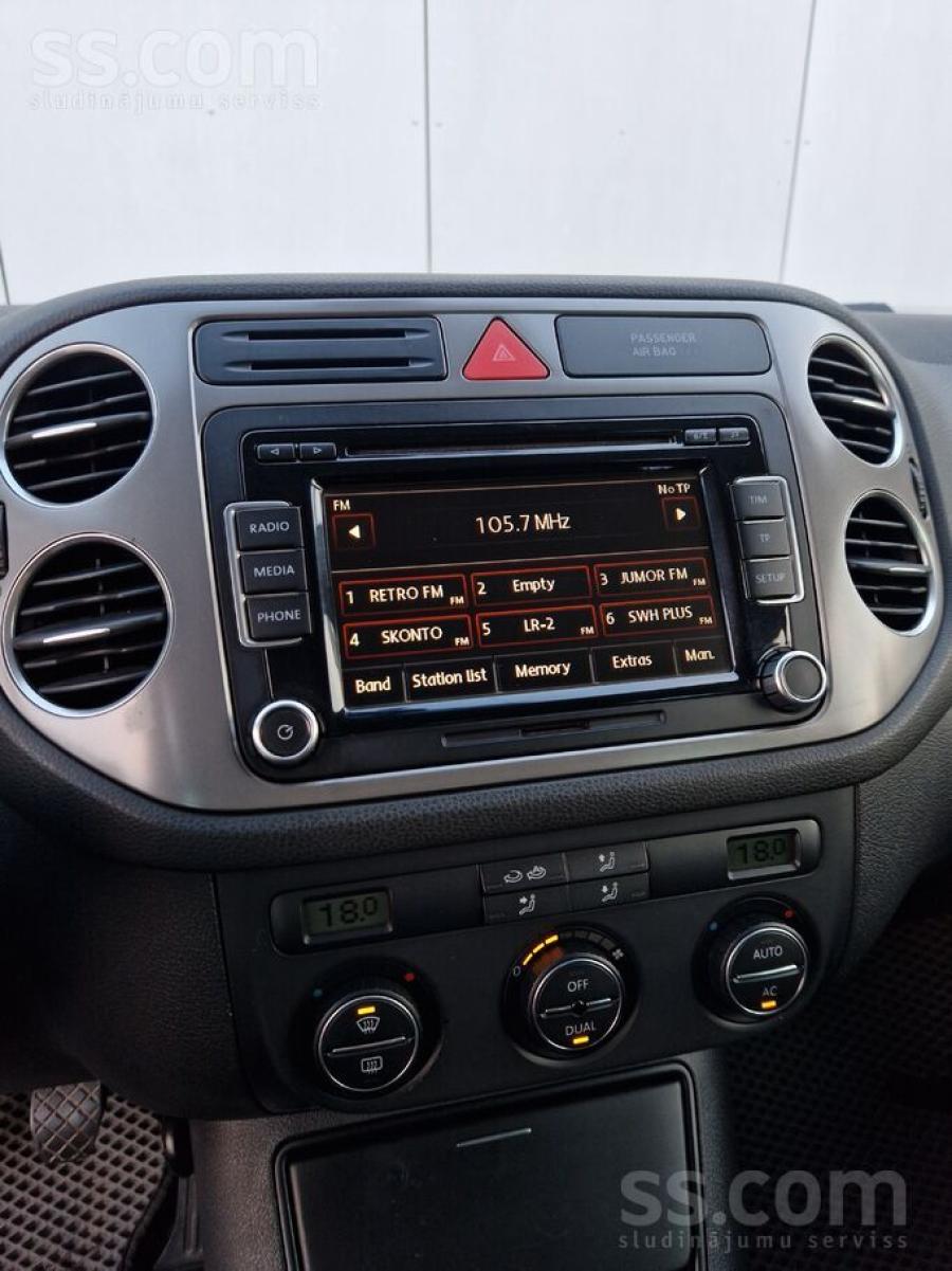 Black Volkswagen Tiguan 2008 in Bauska, with an engine capacity of 2.00 L and mileage of 439 thousand km for 3850 €, photo 21 on AUTOMOTO.COM.LV