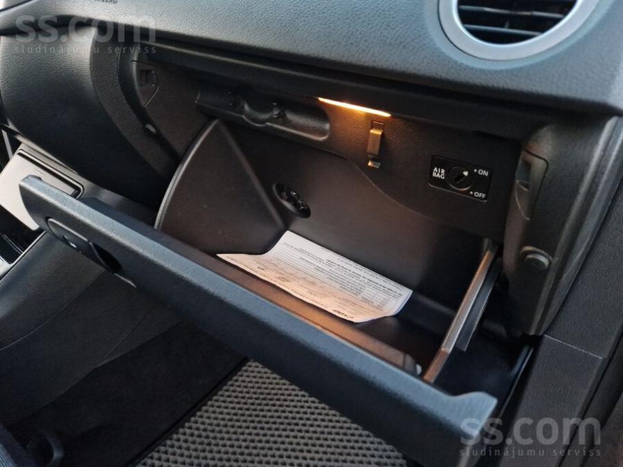 Black Volkswagen Tiguan 2008 in Bauska, with an engine capacity of 2.00 L and mileage of 439 thousand km for 3850 €, photo 29 on AUTOMOTO.COM.LV