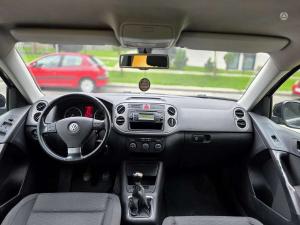 Black Volkswagen Tiguan 2008 in Vilnius, with an engine capacity of 1.97 L and mileage of 380 thousand km for 2350 €, photo 9 on AUTOMOTO.COM.LV
