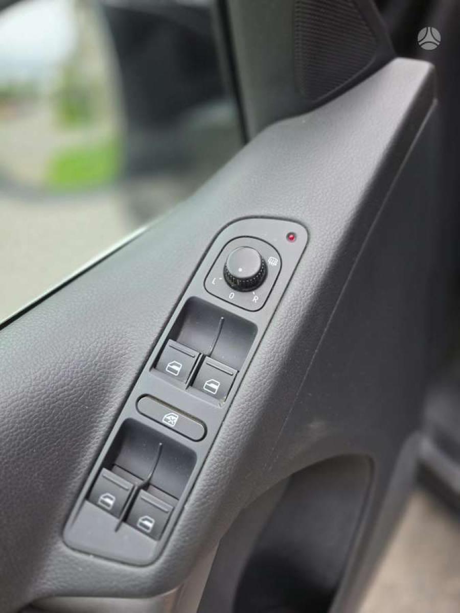 Black Volkswagen Tiguan 2008 in Vilnius, with an engine capacity of 1.97 L and mileage of 380 thousand km for 2350 €, photo 12 on AUTOMOTO.COM.LV