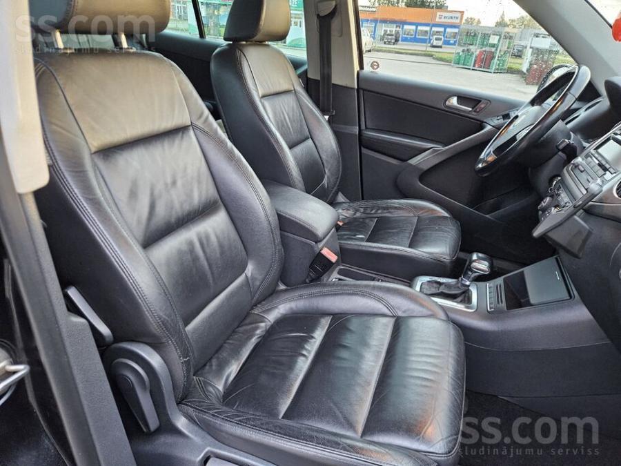 Black Volkswagen Tiguan 2008 in Valmiera, with an engine capacity of 2.00 L and mileage of 437 thousand km for 3990 €, photo 11 on AUTOMOTO.COM.LV