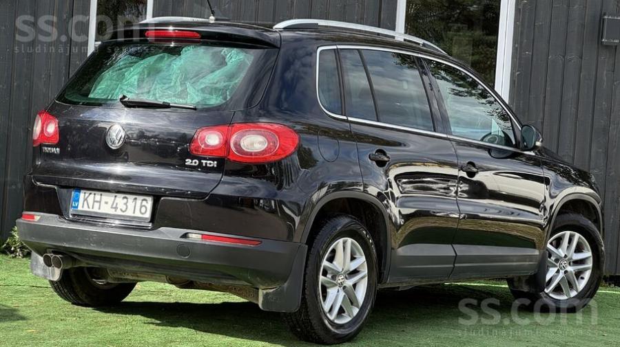 Black Volkswagen Tiguan 2008 in Riga, with an engine capacity of 2.00 L and mileage of 291 thousand km for 4850 €, photo 5 on AUTOMOTO.COM.LV