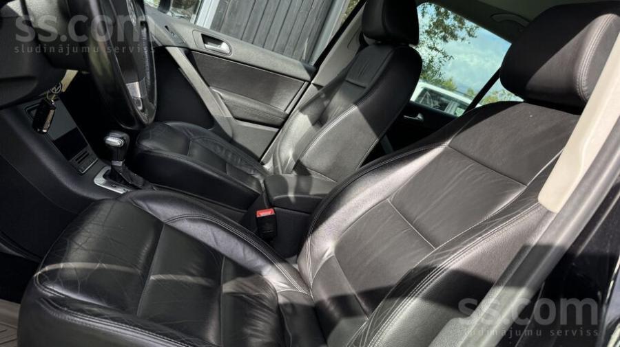 Black Volkswagen Tiguan 2008 in Riga, with an engine capacity of 2.00 L and mileage of 291 thousand km for 4850 €, photo 7 on AUTOMOTO.COM.LV
