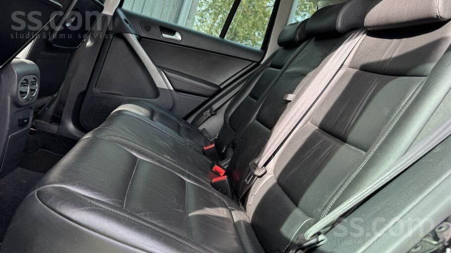 Black Volkswagen Tiguan 2008 in Riga, with an engine capacity of 2.00 L and mileage of 291 thousand km for 4850 €, photo 8 on AUTOMOTO.COM.LV