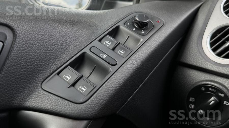 Black Volkswagen Tiguan 2008 in Riga, with an engine capacity of 2.00 L and mileage of 291 thousand km for 4850 €, photo 12 on AUTOMOTO.COM.LV