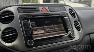 Black Volkswagen Tiguan 2008 in Riga, with an engine capacity of 2.00 L and mileage of 291 thousand km for 4850 €, photo 13 on AUTOMOTO.COM.LV