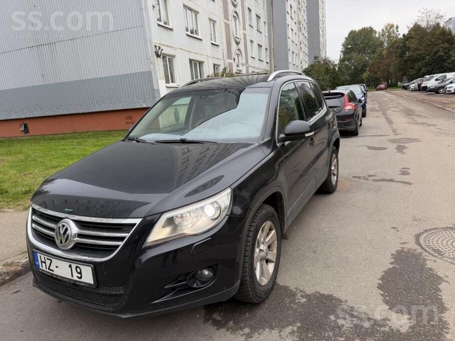 Melns Volkswagen Tiguan 2008 Rīga, ar dzinēja tilpumu 2.00 L un nobraukumu 213 tūkst. km par 4900 €, foto 1 vietnē AUTOMOTO.COM.LV