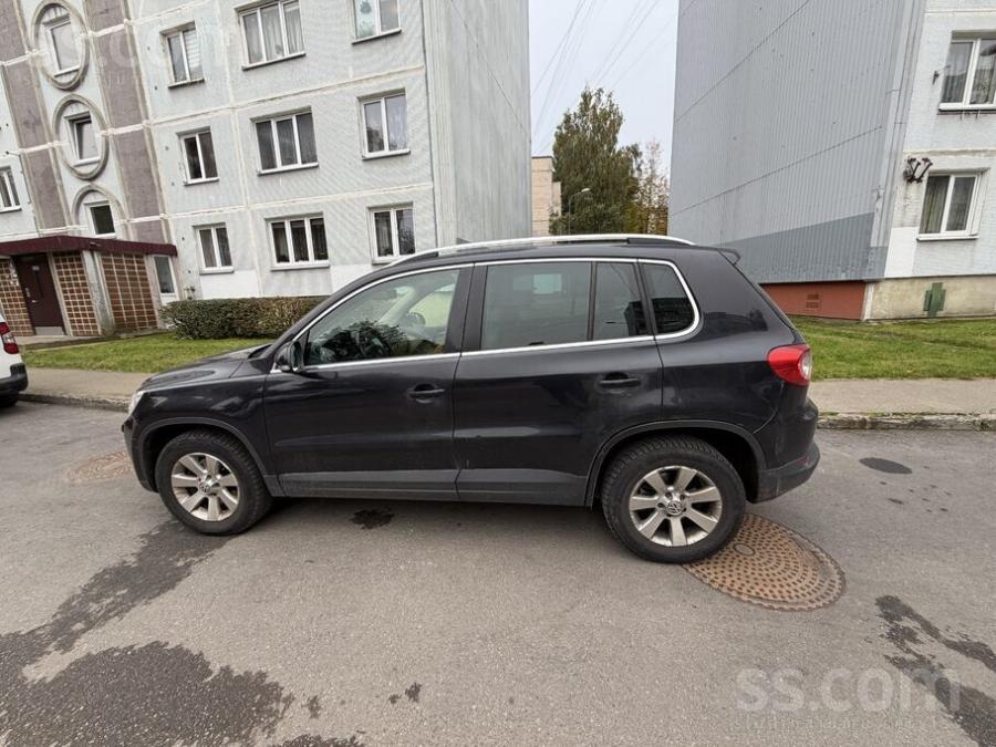 Melns Volkswagen Tiguan 2008 Rīga, ar dzinēja tilpumu 2.00 L un nobraukumu 213 tūkst. km par 4900 €, foto 3 vietnē AUTOMOTO.COM.LV