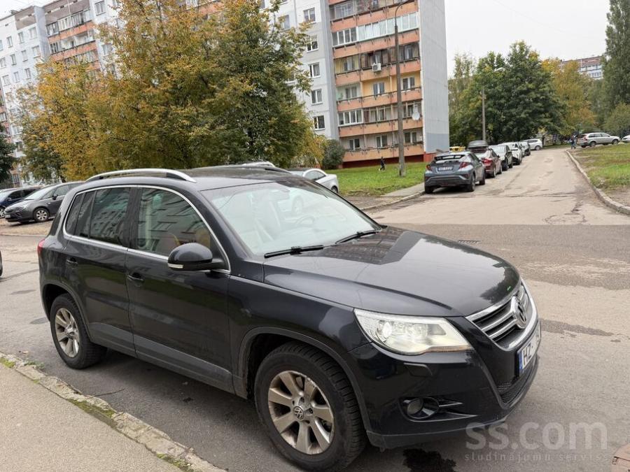 Melns Volkswagen Tiguan 2008 Rīga, ar dzinēja tilpumu 2.00 L un nobraukumu 213 tūkst. km par 4900 €, foto 4 vietnē AUTOMOTO.COM.LV