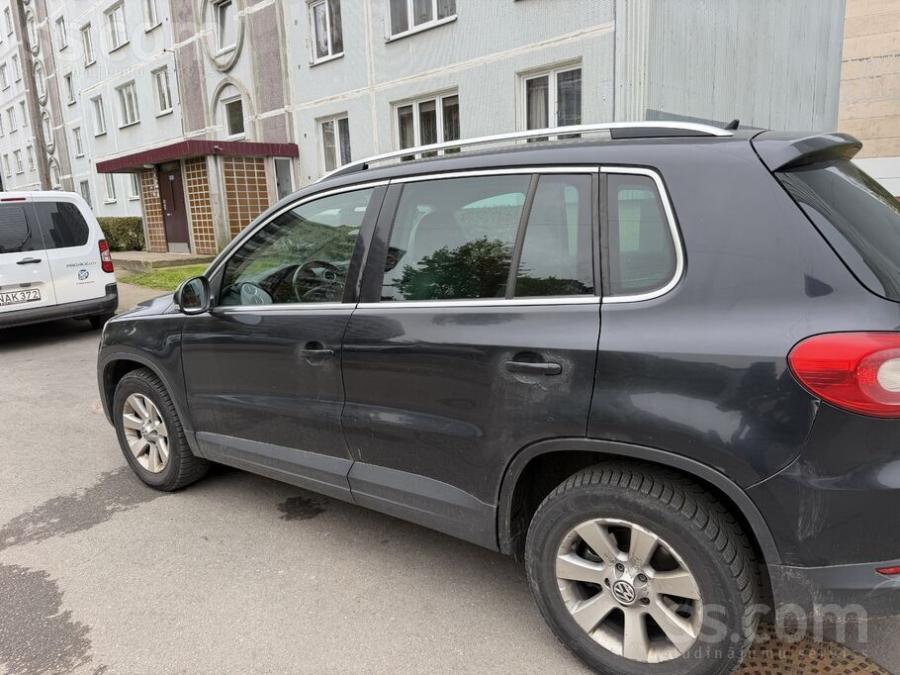 Melns Volkswagen Tiguan 2008 Rīga, ar dzinēja tilpumu 2.00 L un nobraukumu 213 tūkst. km par 4900 €, foto 5 vietnē AUTOMOTO.COM.LV