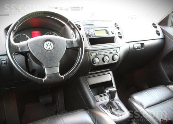 Black Volkswagen Tiguan 2009 in Rezekne, with an engine capacity of 2.00 L and mileage of 215 thousand km for 7495 €, photo 6 on AUTOMOTO.COM.LV