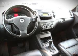 Black Volkswagen Tiguan 2009 in Rezekne, with an engine capacity of 2.00 L and mileage of 215 thousand km for 7495 €, photo 6 on AUTOMOTO.COM.LV
