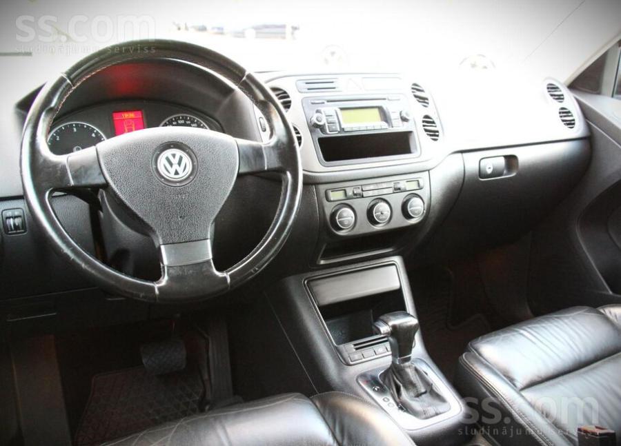 Black Volkswagen Tiguan 2009 in Rezekne, with an engine capacity of 2.00 L and mileage of 215 thousand km for 7495 €, photo 6 on AUTOMOTO.COM.LV