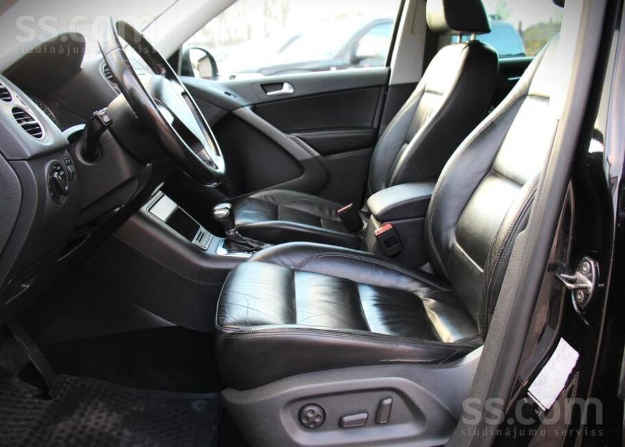 Black Volkswagen Tiguan 2009 in Rezekne, with an engine capacity of 2.00 L and mileage of 215 thousand km for 7495 €, photo 7 on AUTOMOTO.COM.LV