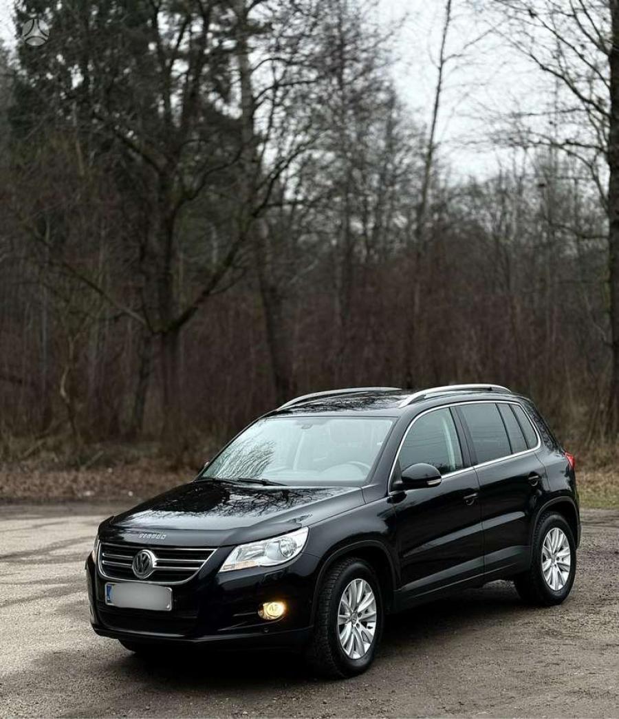 Black Volkswagen Tiguan 2009 in Vilnius, with an engine capacity of 1.97 L and mileage of 309 thousand km for 5500 €, photo 3 on AUTOMOTO.COM.LV