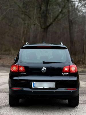 Black Volkswagen Tiguan 2009 in Vilnius, with an engine capacity of 1.97 L and mileage of 309 thousand km for 5500 €, photo 11 on AUTOMOTO.COM.LV