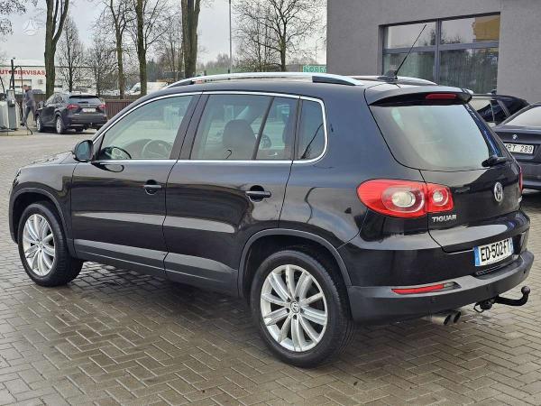 Melns Volkswagen Tiguan 2009 Tauragė, ar dzinēja tilpumu 1.97 L un nobraukumu 239 tūkst. km par 5650 €, foto 3 vietnē AUTOMOTO.COM.LV