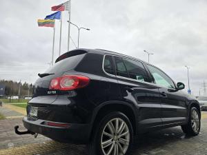 Black Volkswagen Tiguan 2009 in Kaunas, with an engine capacity of 1.97 L and mileage of 230 thousand km for 6150 €, photo 17 on AUTOMOTO.COM.LV
