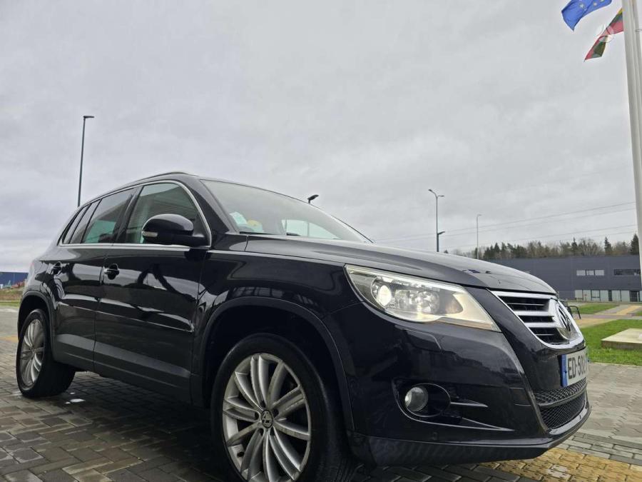 Black Volkswagen Tiguan 2009 in Kaunas, with an engine capacity of 1.97 L and mileage of 230 thousand km for 6150 €, photo 18 on AUTOMOTO.COM.LV