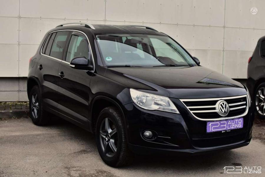 Black Volkswagen Tiguan 2009 in Kretinga, with an engine capacity of 2.00 L and mileage of 183 thousand km for 5850 €, photo 5 on AUTOMOTO.COM.LV