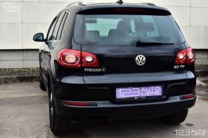 Black Volkswagen Tiguan 2009 in Kretinga, with an engine capacity of 2.00 L and mileage of 183 thousand km for 5850 €, photo 8 on AUTOMOTO.COM.LV