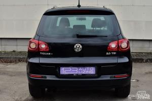 Black Volkswagen Tiguan 2009 in Kretinga, with an engine capacity of 2.00 L and mileage of 183 thousand km for 5850 €, photo 9 on AUTOMOTO.COM.LV