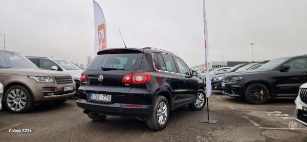 Melns Volkswagen Tiguan 2009 Viļņa, ar dzinēja tilpumu 1.39 L un nobraukumu 230 tūkst. km par 5950 €, foto 2 vietnē AUTOMOTO.COM.LV