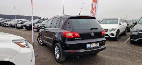 Melns Volkswagen Tiguan 2009 Viļņa, ar dzinēja tilpumu 1.39 L un nobraukumu 230 tūkst. km par 5950 €, foto 4 vietnē AUTOMOTO.COM.LV