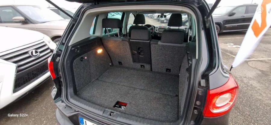 Black Volkswagen Tiguan 2009 in Vilnius, with an engine capacity of 1.39 L and mileage of 230 thousand km for 5950 €, photo 5 on AUTOMOTO.COM.LV