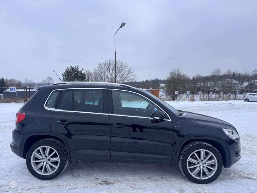 Melns Volkswagen Tiguan 2009 Alīta, ar dzinēja tilpumu 1.39 L un nobraukumu 244 tūkst. km par 4650 €, foto 7 vietnē AUTOMOTO.COM.LV