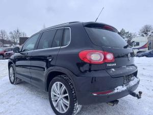 Melns Volkswagen Tiguan 2009 Alīta, ar dzinēja tilpumu 1.39 L un nobraukumu 244 tūkst. km par 4650 €, foto 12 vietnē AUTOMOTO.COM.LV
